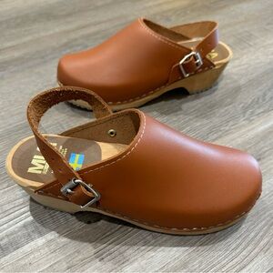 MIA | Shoes | Mia Alma Luggage Leather Genuine Anatomisk Swedish Clogs ...